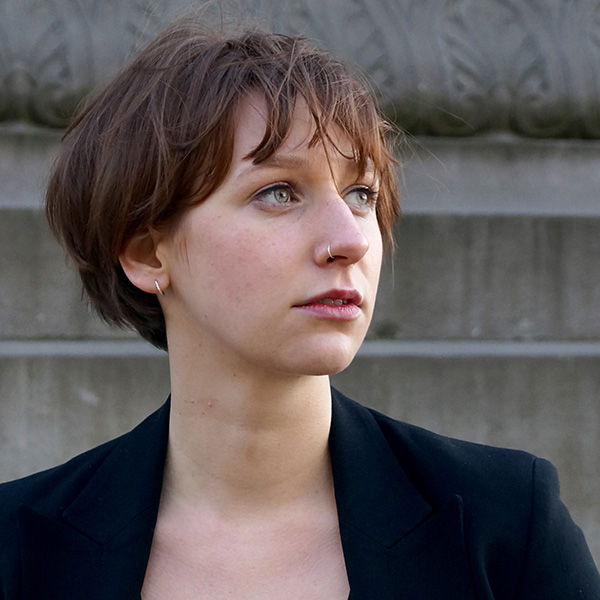 Nora DOLMANS